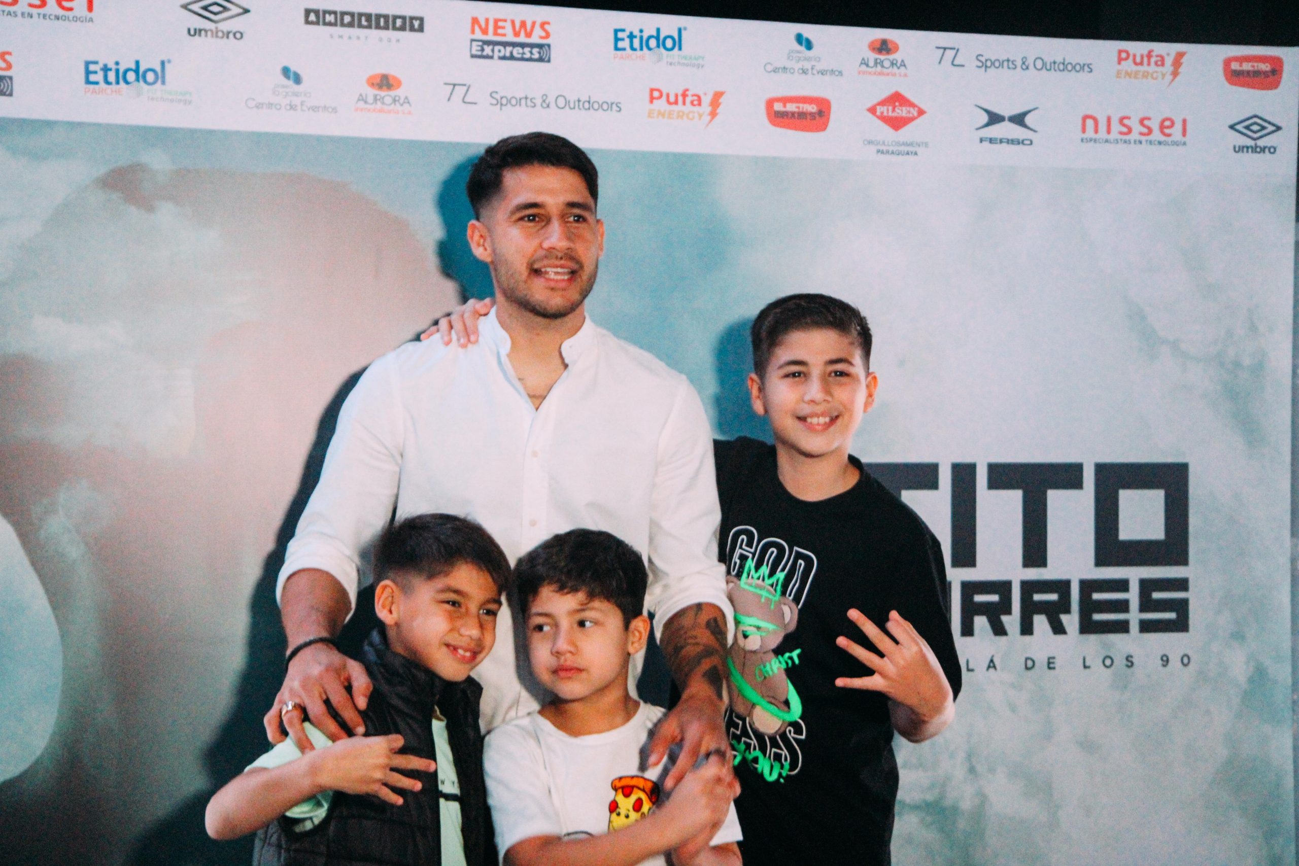 Tito Torres presentó oficialmente su documental “Más allá de los 90 ...